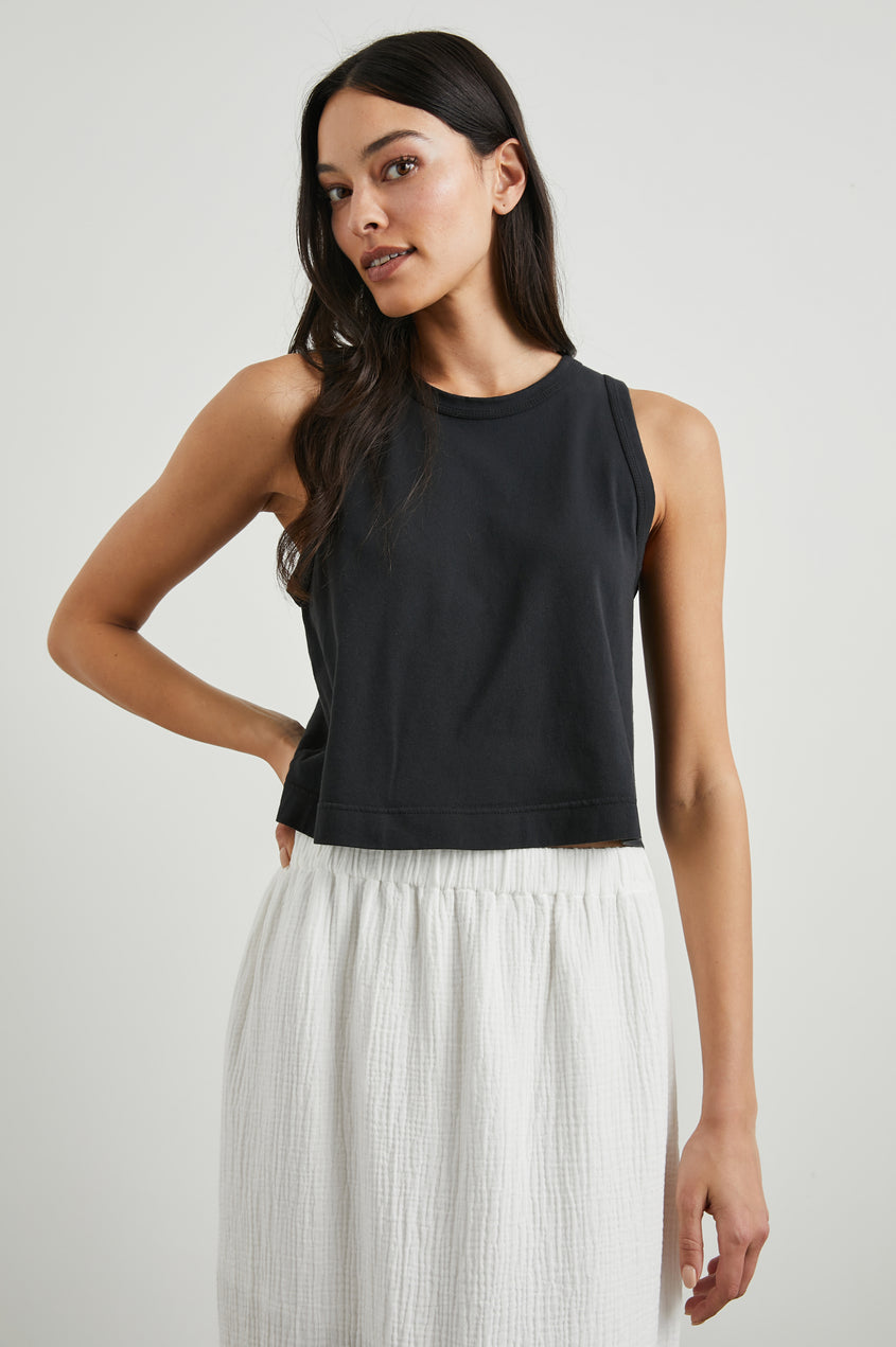 THE BOXY TANK - BLACK – Rails