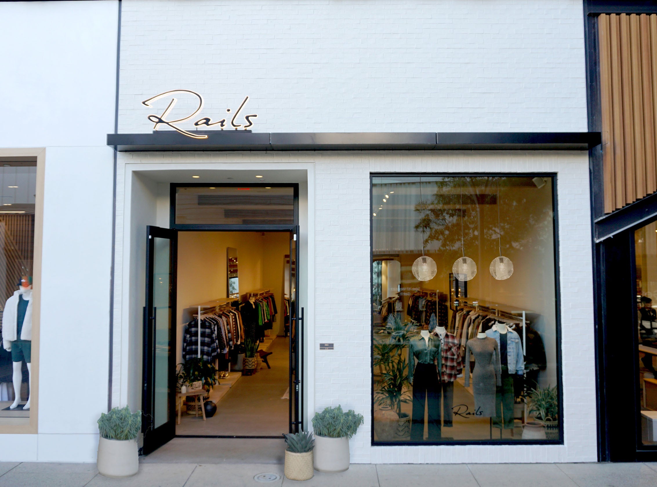 OUR STORES – Rails