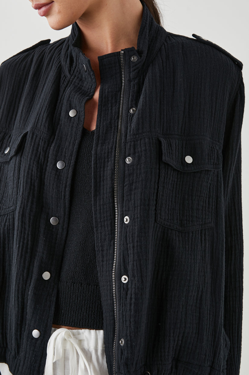 COLLINS Color – Rails